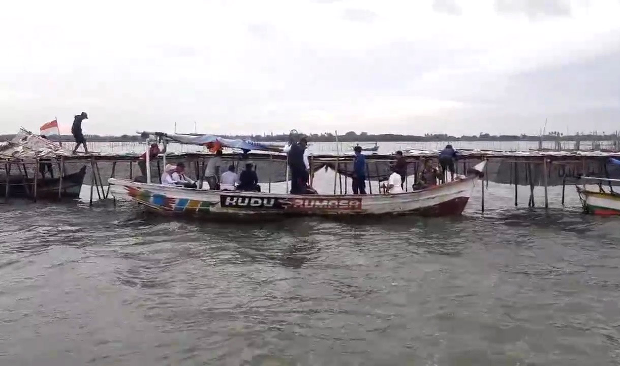 Tak Hanya di Tanjung Pasir, Pagar Laut di Perairan Ketapang Tangerang Juga Ikut Dibongkar