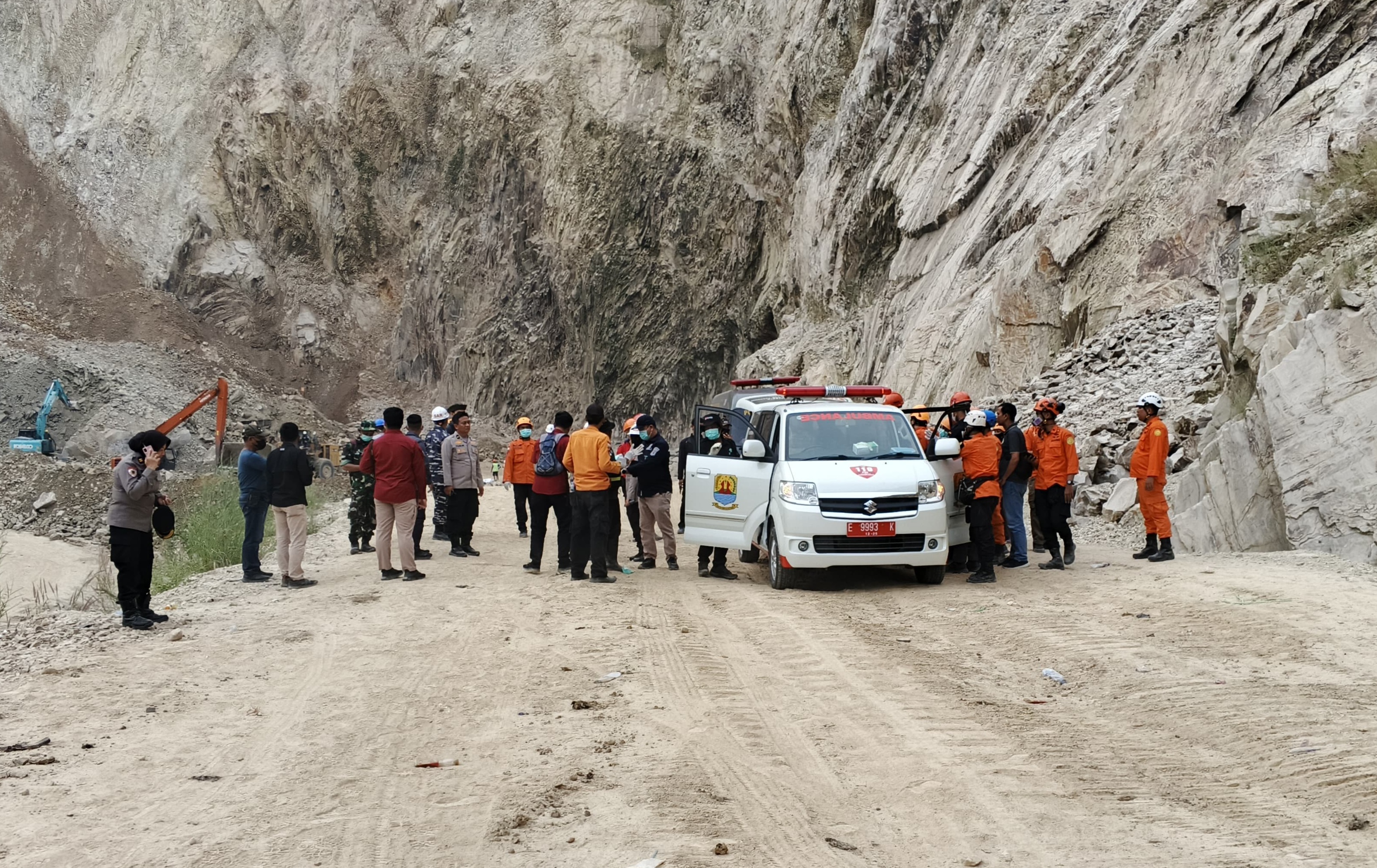 Korban Tewas Longsor di Tambang Galian Gunung Kuda Cirebon Bertambah Jadi 17 Jiwa