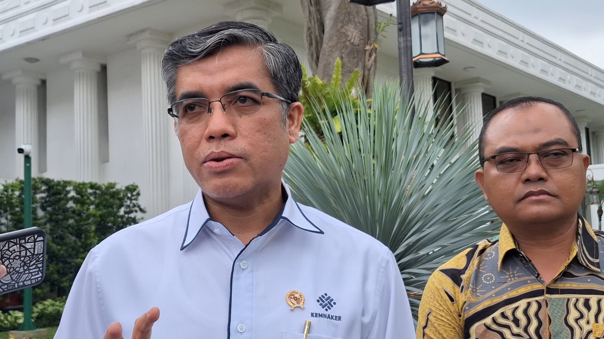 Catat! Menaker Yassierli Janji Bakal Kawal Hak-Hak Pekerja Sritex Terkena PHK