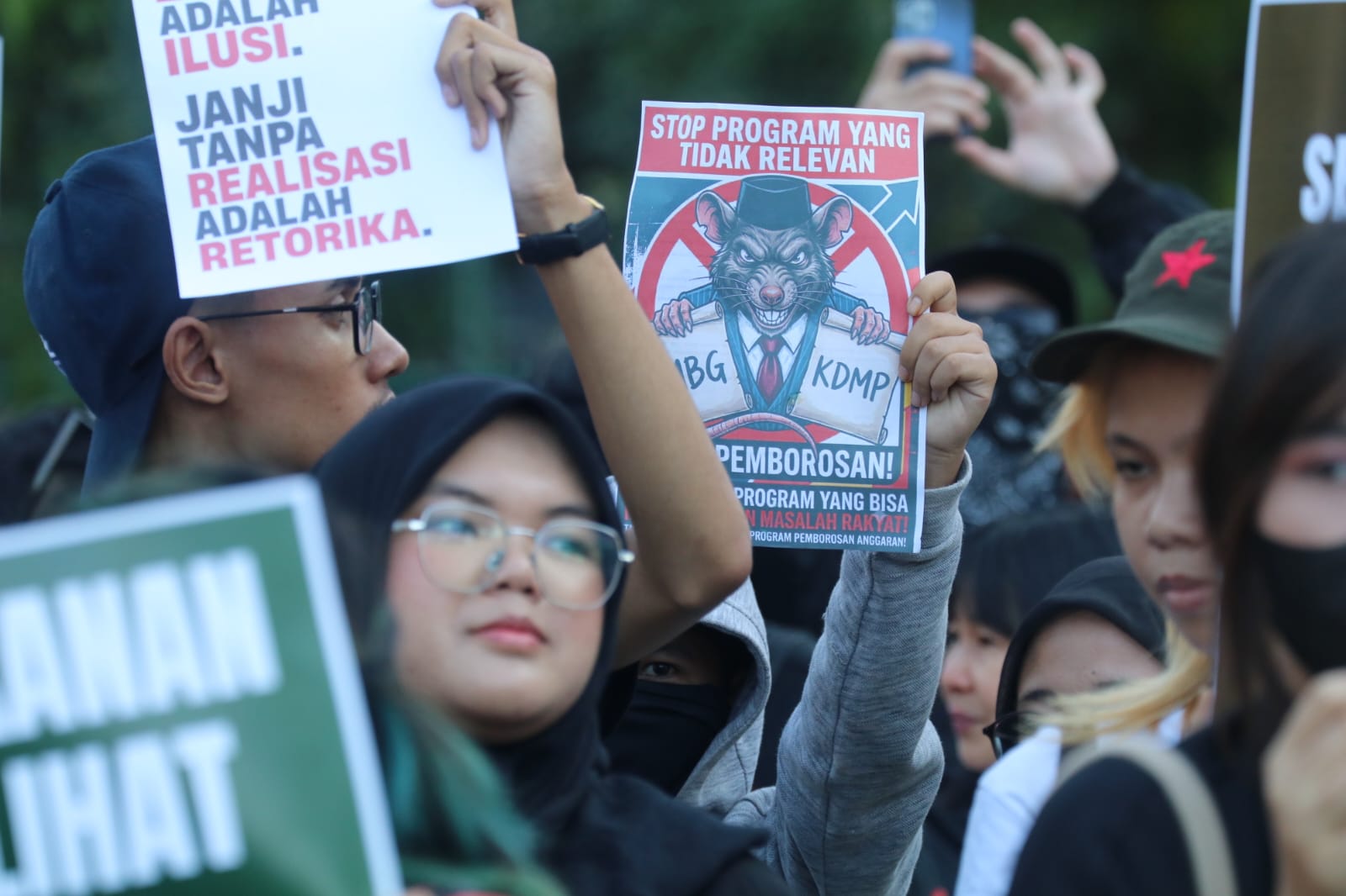Surabaya Menggugat: Suarakan Keresahan Ekonomi hingga Militerisme Lewat ...