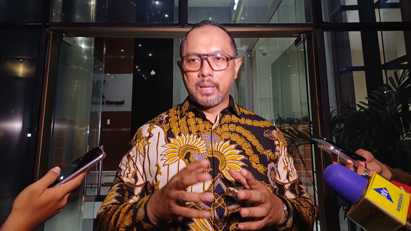 KPK Sita Rumah dan Bangunan Terkait Dugaan Korupsi Eks Gubernur Bengkulu Rohidin Mersyah Senilai ...