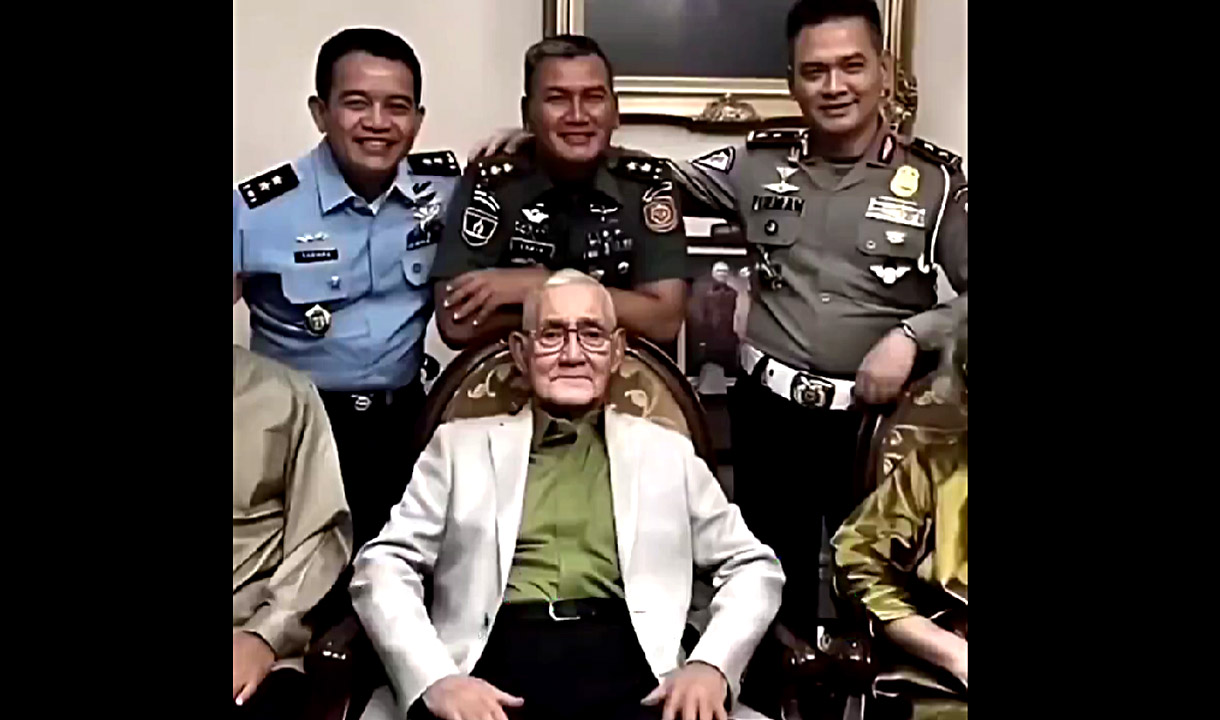 Pertemuan Dengan Try Sutrisno Diungkap Connie Rahakundini: Minta Gibran Mundur Intervensi Etik ...