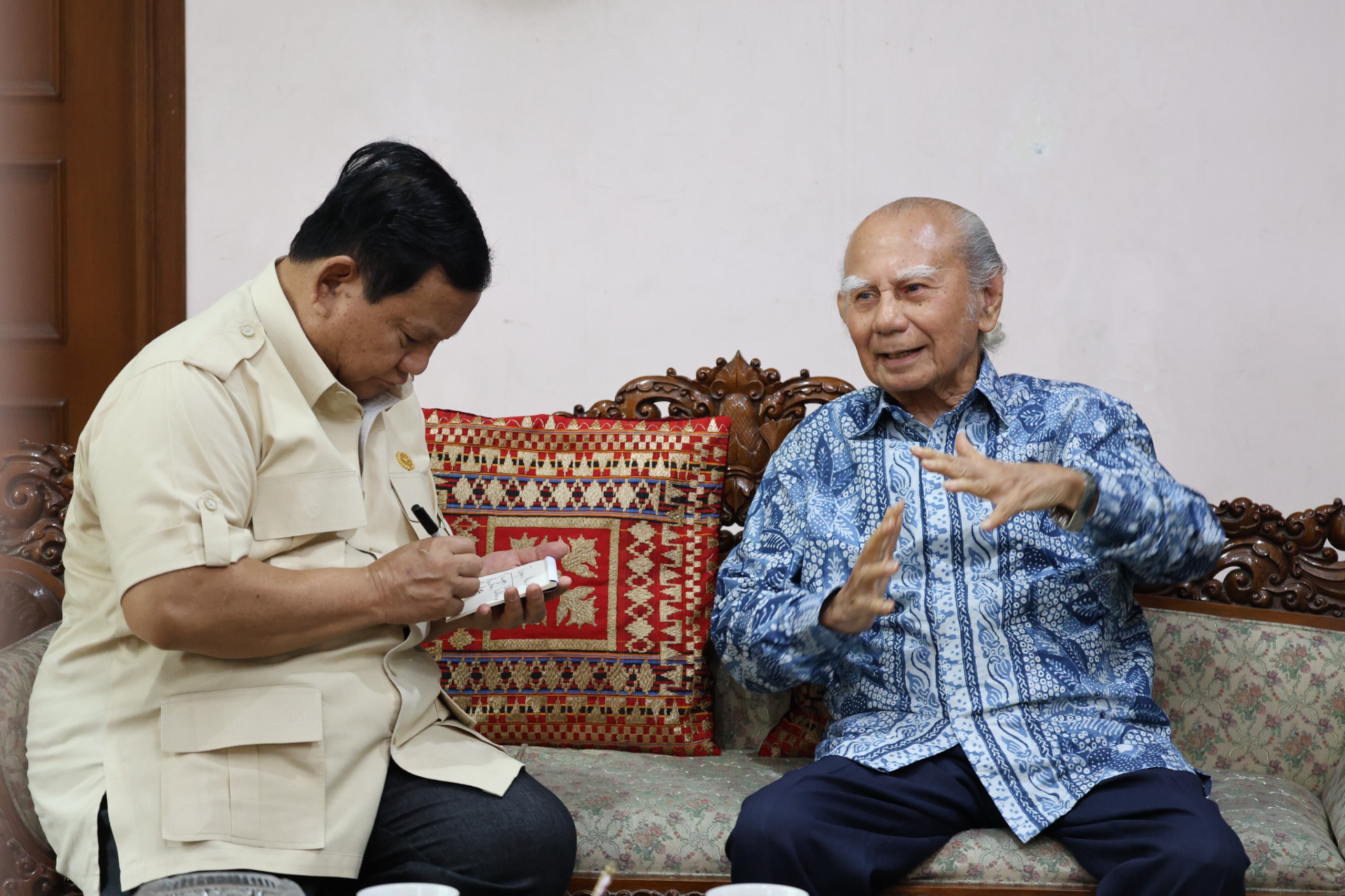 Presiden Prabowo Bertemu Menteri Era Soeharto, Ini Pesan Emil Salim ke ...