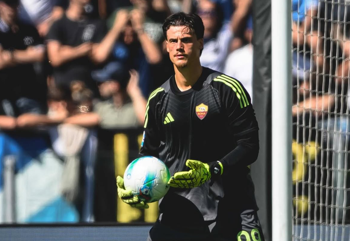 Manchester United Incar Kiper Roma Gantikan Onana, Era Baru Rebuild ...