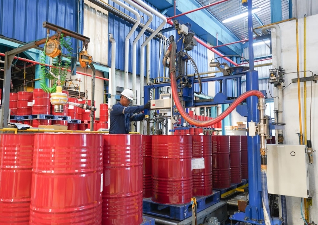 Berkunjung ke Pabrik Pelumas Raksasa ExxonMobil di Cilegon, Produksi ...