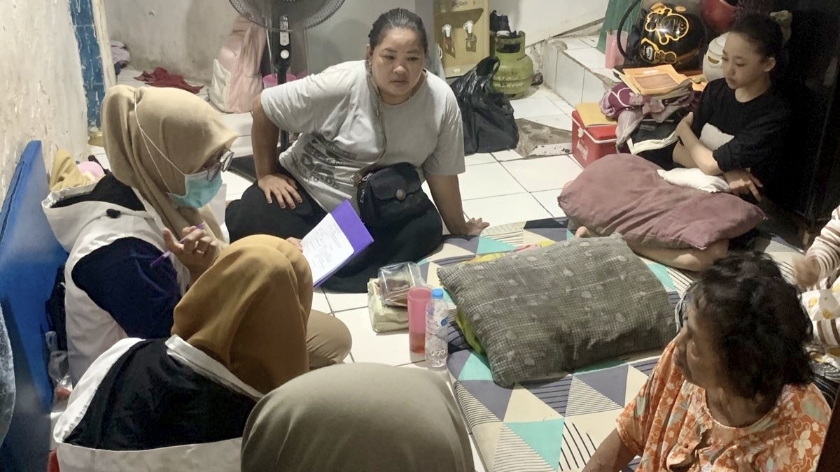 Cerita Pasukan Putih Door to Door Layani Kesehatan Warga Jakarta: Sehari Bisa 6 Pasien
