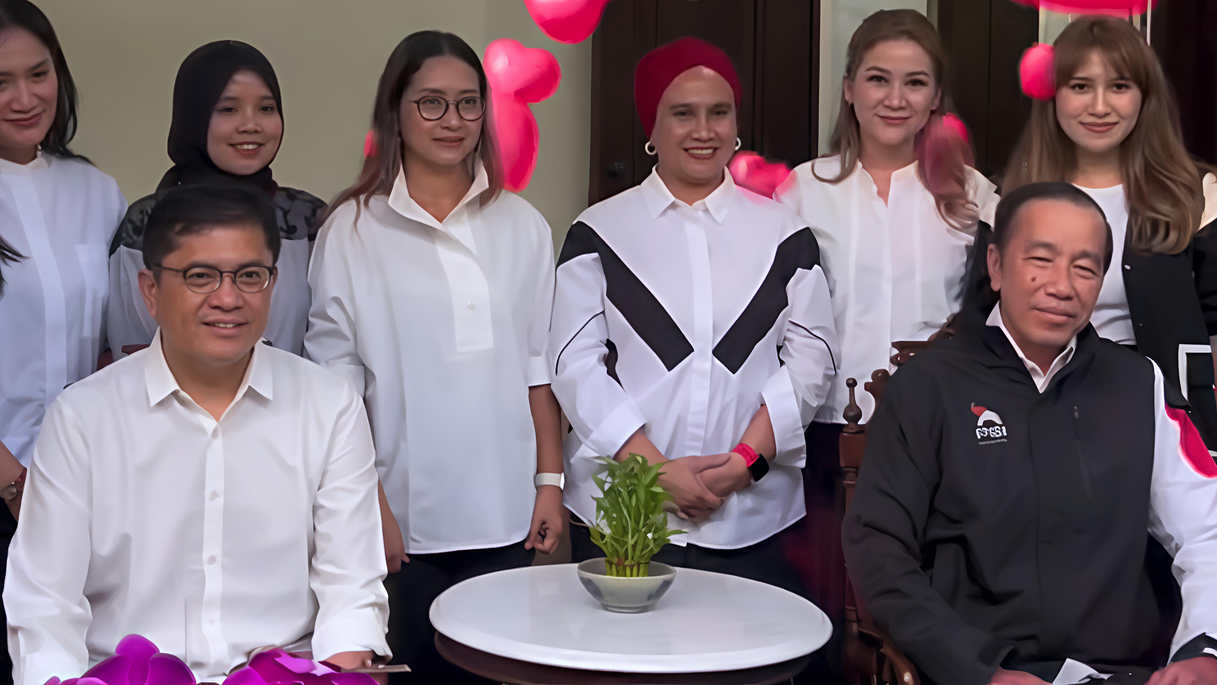 PSI Ganti Logo: Ada Gambar Gajah sebagai Simbol Baru, Jokowi Sebut 'Keren'