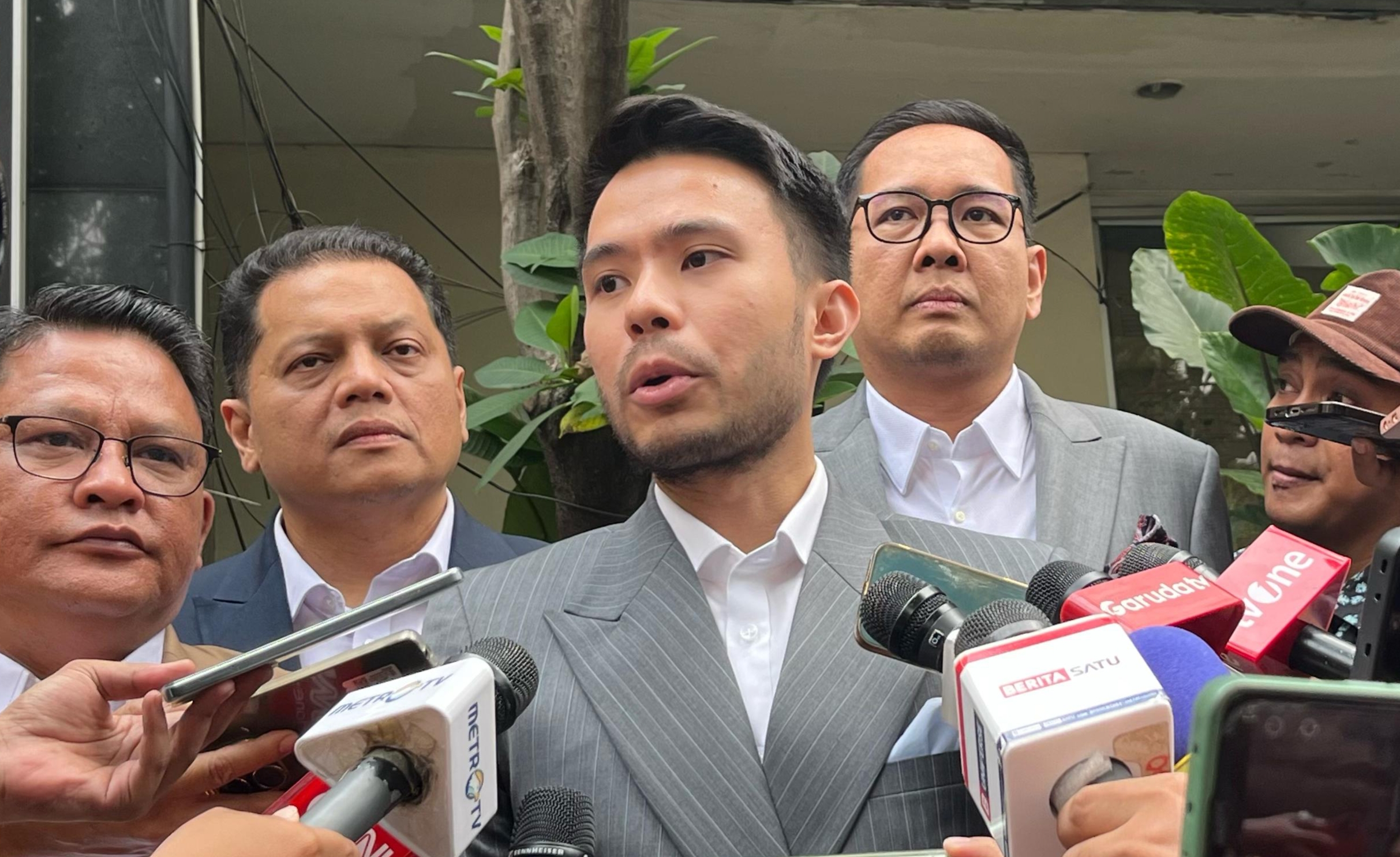 Drama Kasus Ijazah Jokowi: Kuasa Hukum Sebut Langkah Roy Suryo Terlalu Dini