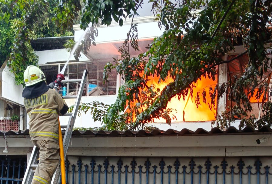 Gudang Online Shop di Penjaringan Kebakaran, Diduga Gegara Korsleting Listrik
