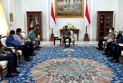 Salat Id Masjid Nurul Bayan, Khatib: Mengurus Orang Tua Sama Dengan ...